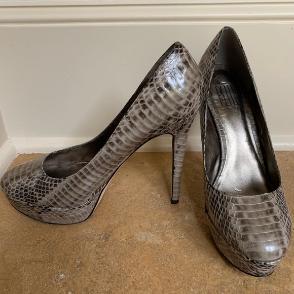Pelle Moda | Shoes | Pellet Moda Snake Skin Platform Pumps | Poshmark